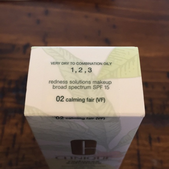 Clinique | Makeup | Nwt Clinique Redness Solutions In Calming Fair ...